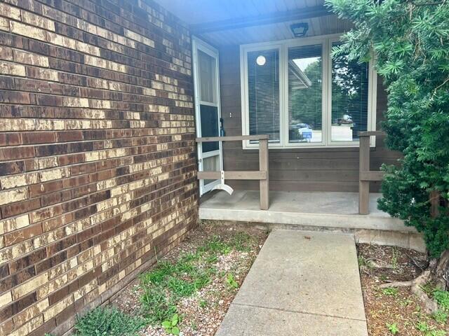 518 & 520 E Jewett Place