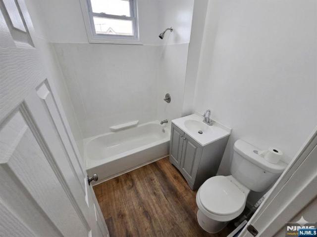 518 52 rd Street # 2F