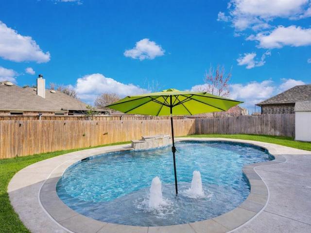 518 Clifton Court