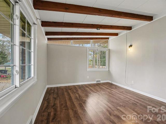 518 Annex Avenue