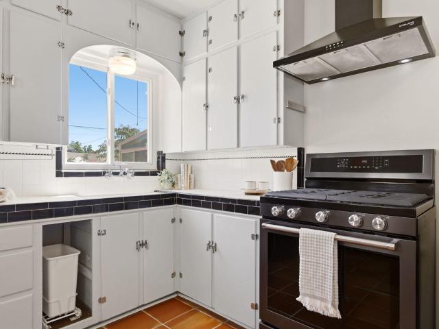 518 Aliso Drive NE