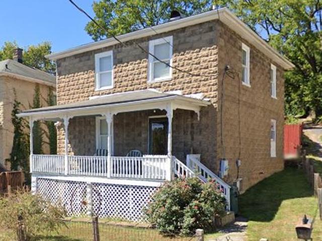 518 Baltimore Ave_Room 4