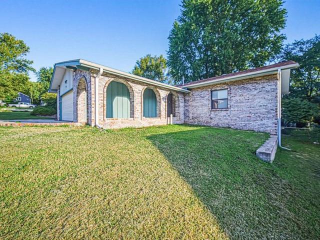 518 Beck Dr, Junction City, KS 66441