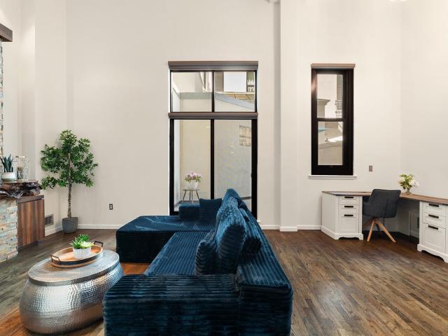518 Gregory Ave # 201
