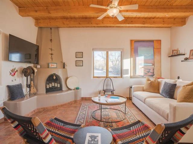 518 Dolan St Apt F, Taos, NM 87571