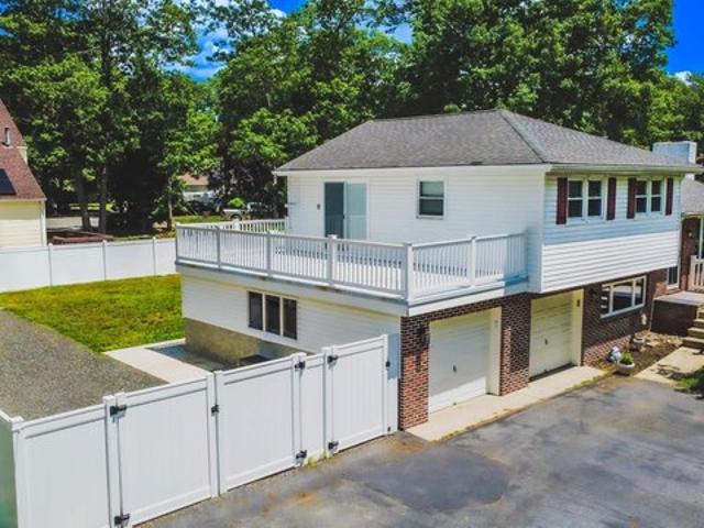 518 Delaware Ave, Absecon, NJ 08201