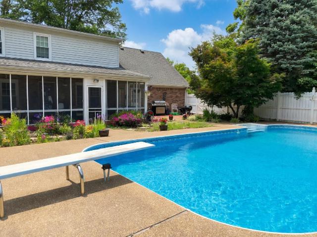 518 Drakesborough Drive