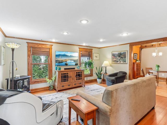 518 E Capitol Dr