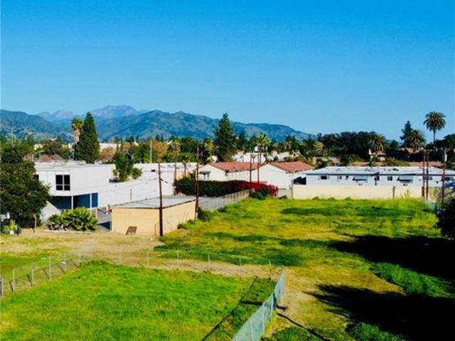 518 E Foothill Blvd, Azusa, CA 91702