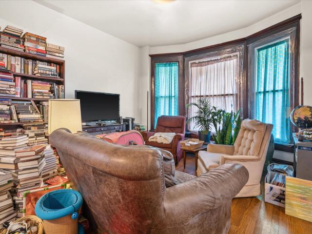 518 E Lloyd St, Unit 520