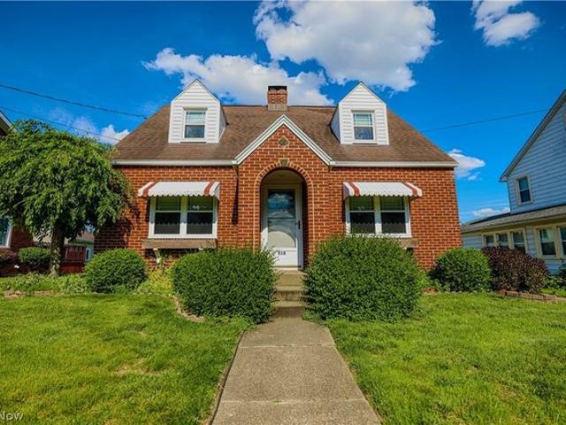 518 Edwards St, Louisville, OH 44641
