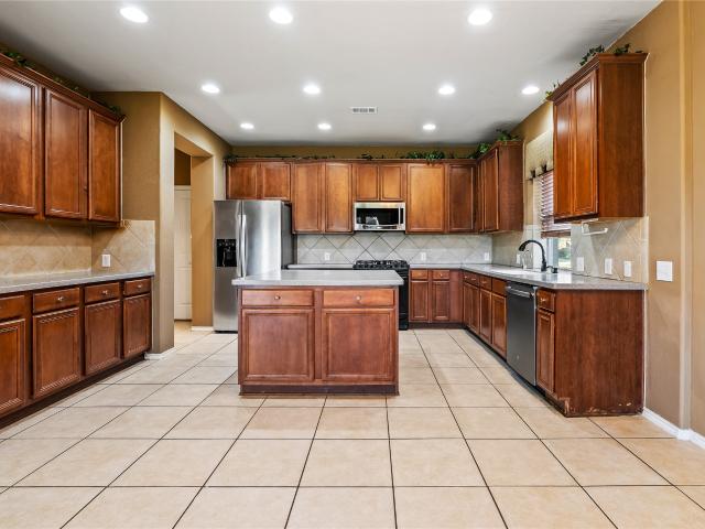 518 Honeysuckle Vine Dr, Rosenberg, TX 77469 | MLS #79921