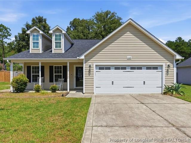 518 Hammond Farms Rd, Hope Mills, NC 28348
