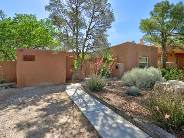 518 Hermosa Drive SE