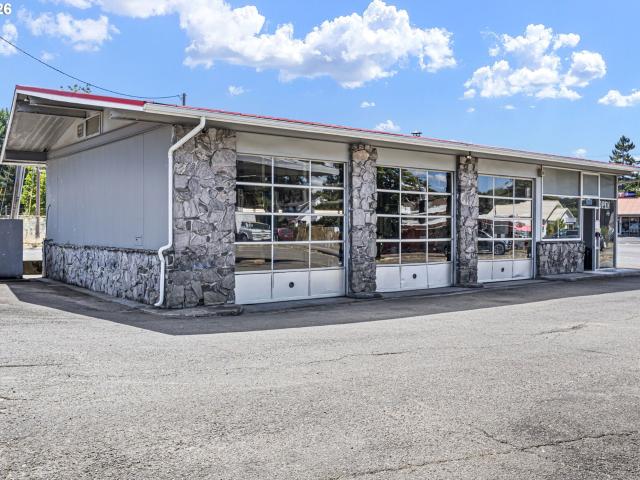 518 HWY 99