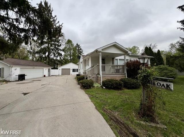 518 Oak St, Mount Morris, MI 48458