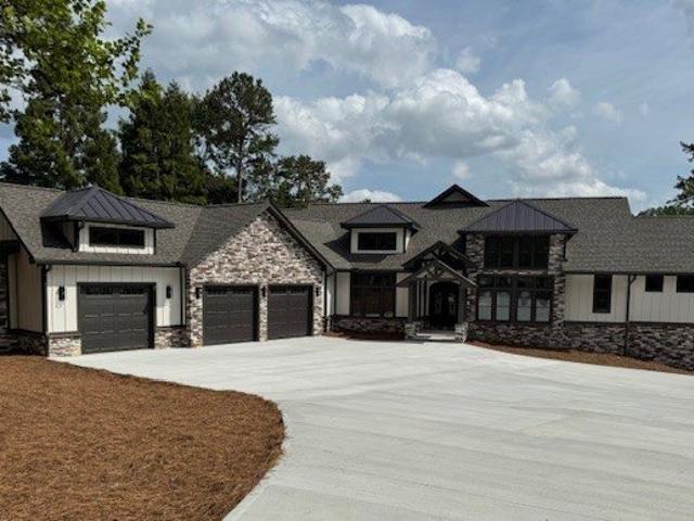 518 Magellan Dr, West Union, SC 29696