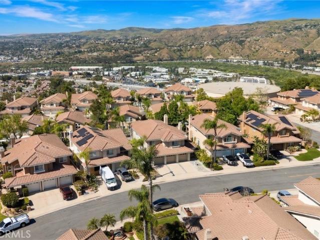 518 S Laureltree