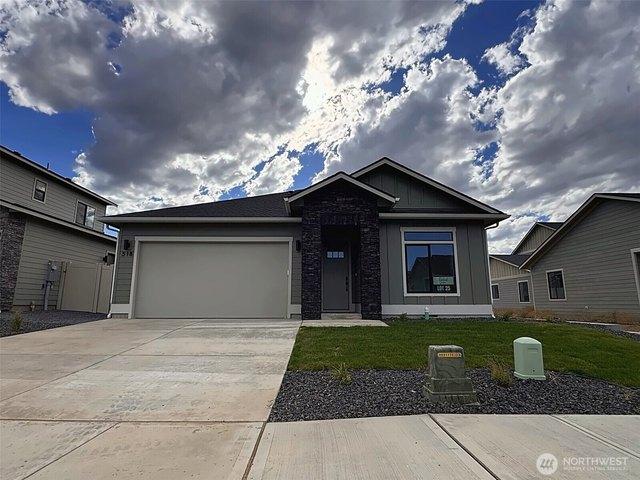 518 S Oasis Loop, East Wenatchee, WA 98802