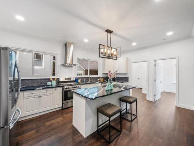 518 Spruce St, Oakland, CA 94606
