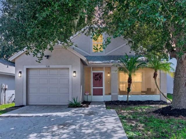 518 Summer Sails Dr, Valrico, FL 33594