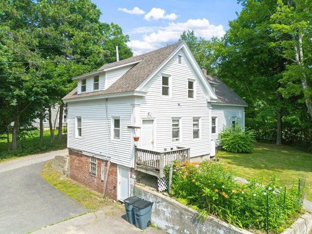 518 Riverside Dr, Augusta, ME 04330
