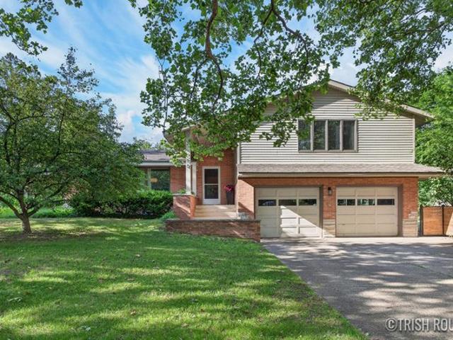 518 Russwood St NE, Grand Rapids, MI 49505
