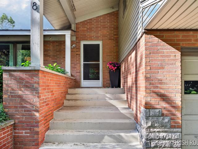 518 Russwood Street