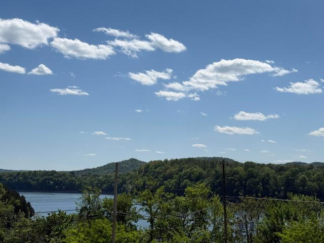 518 W Lakeshore Drive