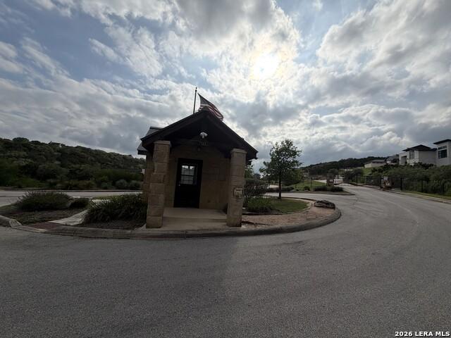 518 Winding Ravine
