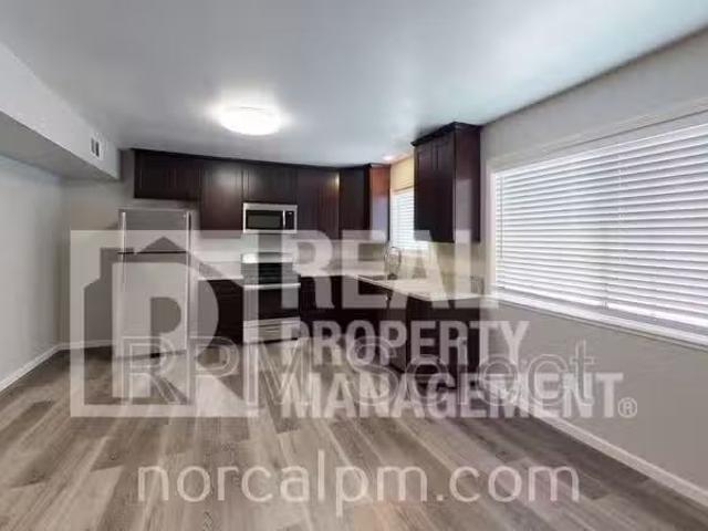 51940613 2611 U St #2