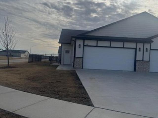 5196 N Honeylocust St, Wichita, KS 67226