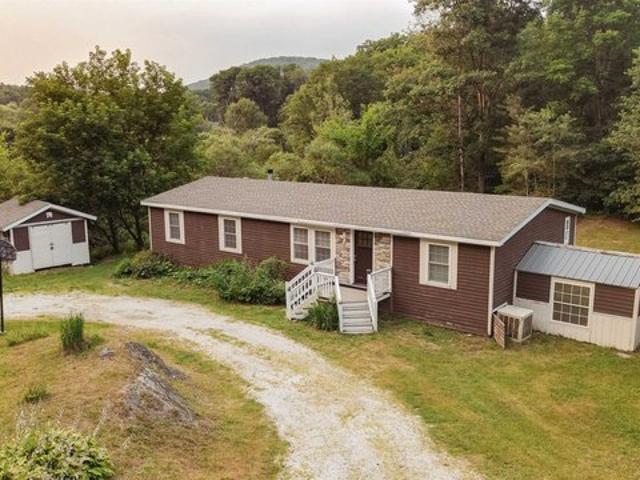 5190 Whipple Hollow Rd, Pittsford, VT 05744