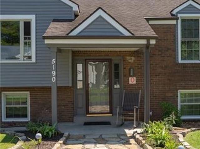 5190 Windy Hill Dr, Gibsonia, PA 15044