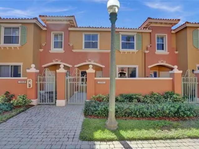 51922175 10661 Sw 8th St #10661