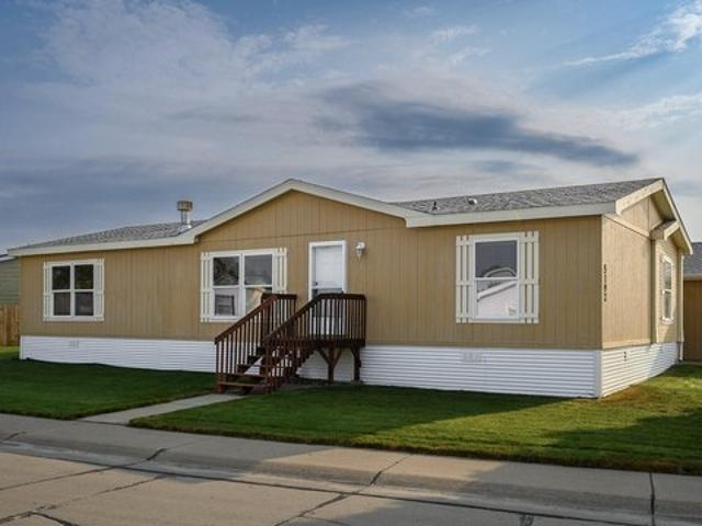 5192 Sumter Cir, Bismarck, ND 58503