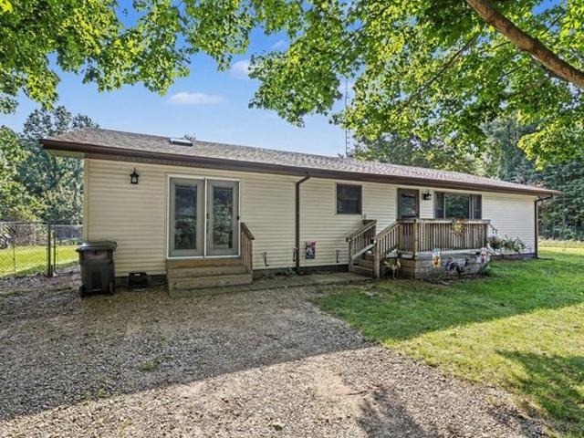 5193 Oak St, Coloma, MI 49038