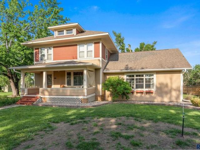 519 7th St, Hudson, SD 57034