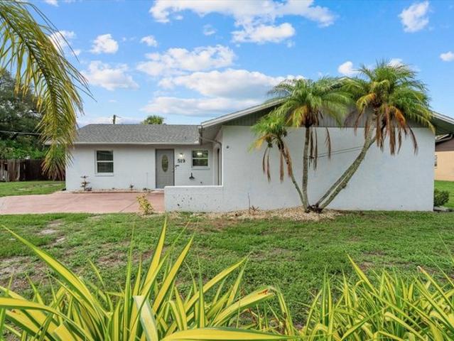 519 64th Avenue Dr E, Bradenton, FL 34203