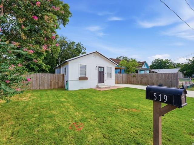 519 Collins Ave, Seguin, TX 78155