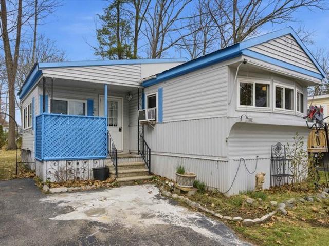 519 Canterbury Dr, Exeter, NH 03833