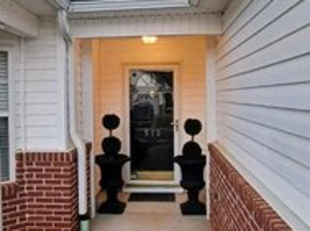 519 Cliffview Ct, Greer, SC 29650
