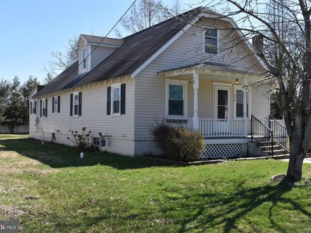 519 Clinton St, Delaware City, DE 19706