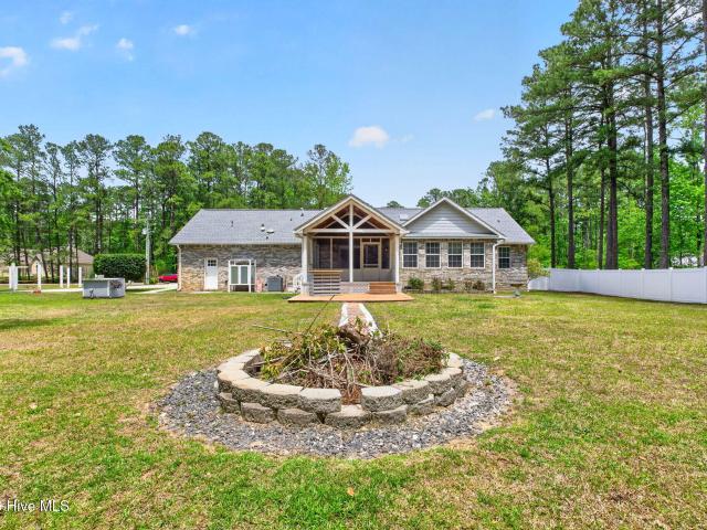 519 Boundaryline Drive NW