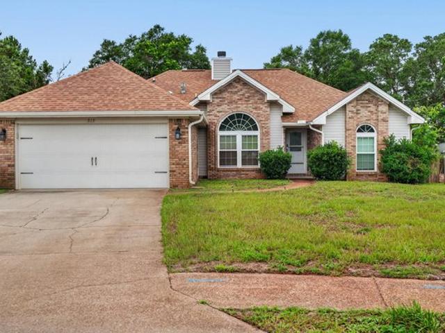 519 E Timberlake Dr, Mary Esther, FL 32569