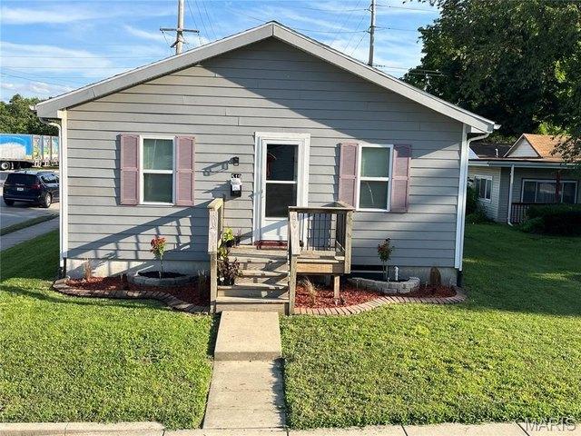 519 E Washington St, O'Fallon, IL 62269