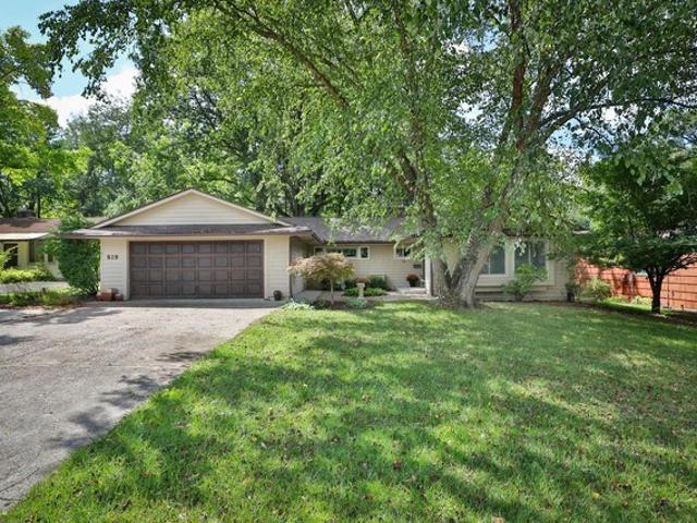 519 E Cooke Rd, Columbus, OH 43214