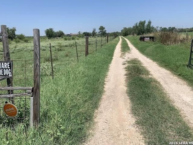 519 E County Road 6714, Natalia, TX 78059