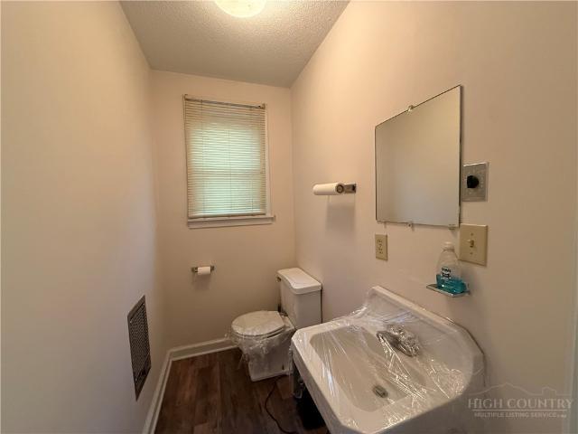 519 E Main St