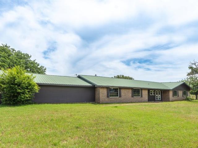 519 FM 1815, Nocona, TX 76255